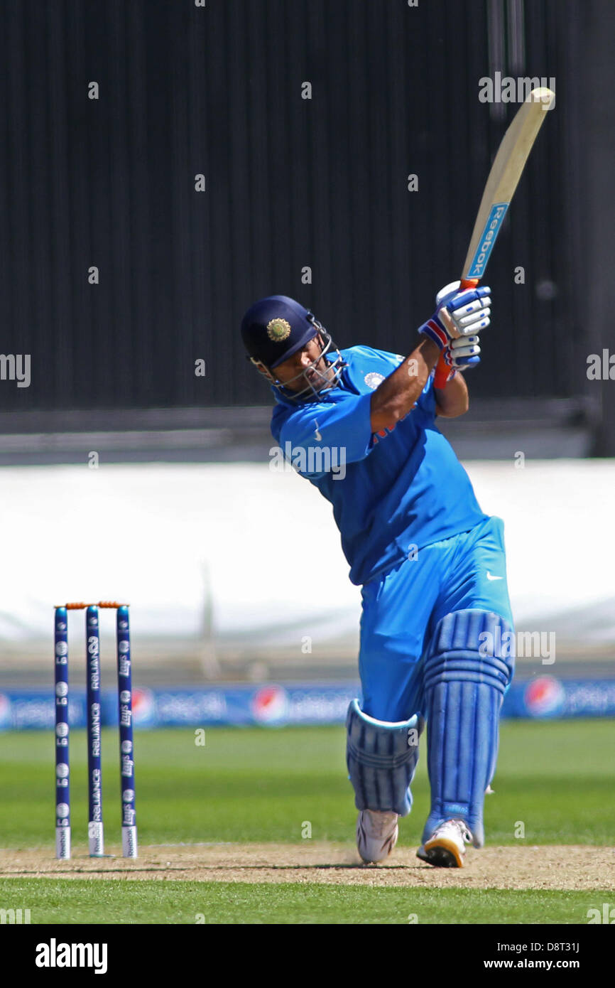 Mahendra singh dhoni hits a six hi-res stock photography and images - Alamy