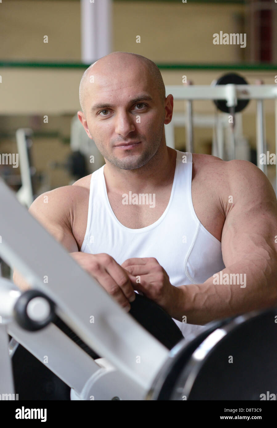 bodybuilder in gym Stock Photo - Alamy