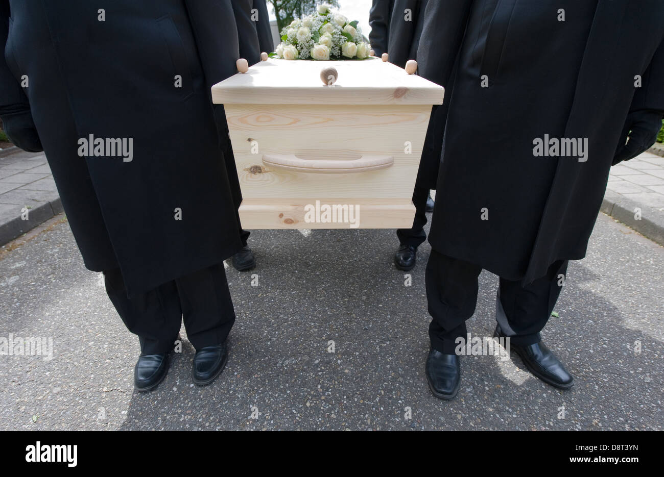 Crematorium coffin hi-res stock photography and images - Alamy