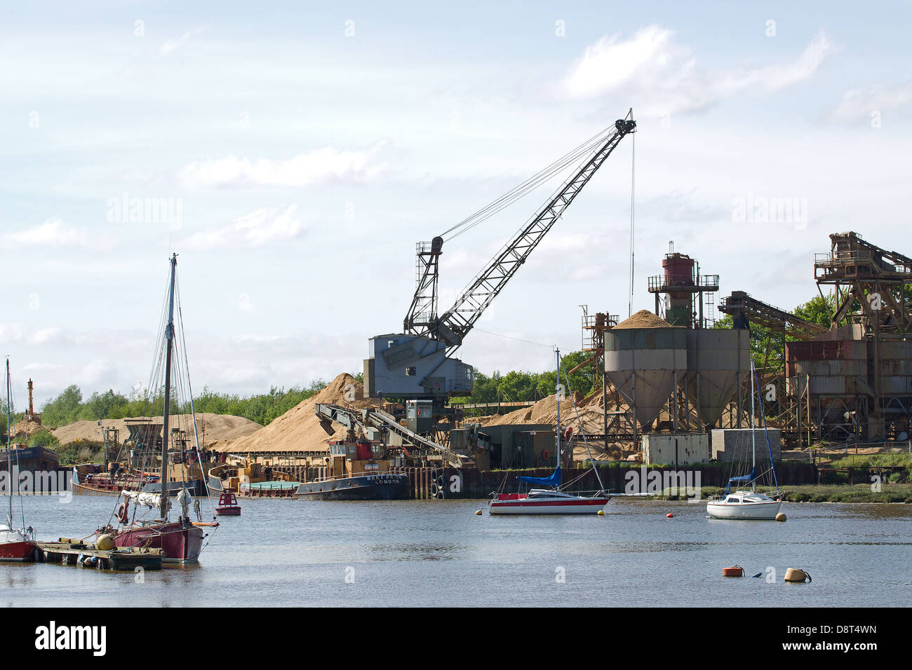 Ballast loading quay hi-res stock photography and images - Alamy