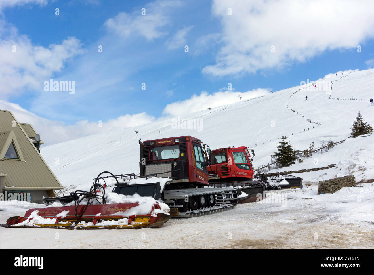 Piste machine at the Lecht Ski Centre, Moray, Scotland Stock Photo - Alamy