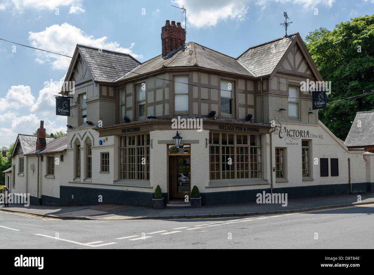 Barnt green hi-res stock photography and images - Alamy