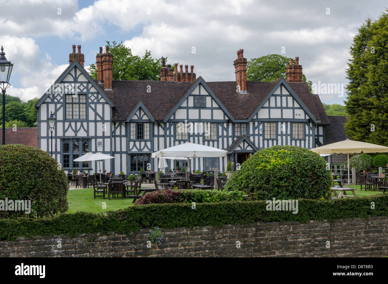 Barnt green hi-res stock photography and images - Alamy