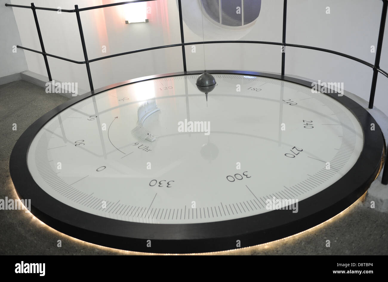 Earth rotation foucault pendulum hi-res stock photography and images ...