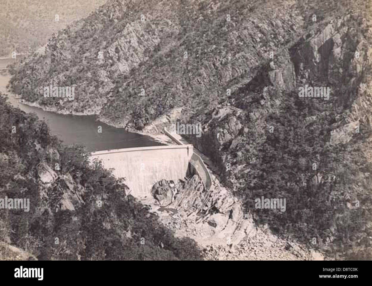 The Burrinjuck Dam, located on the Murrumbidgee River in New South ...