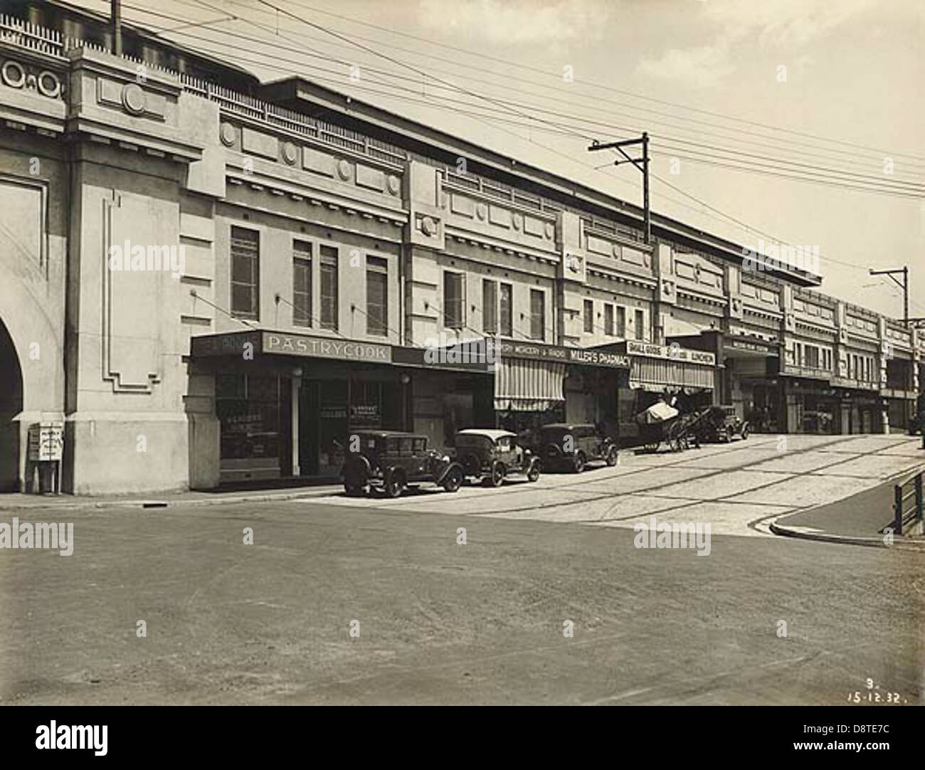 Milsons point station hi-res stock photography and images - Alamy