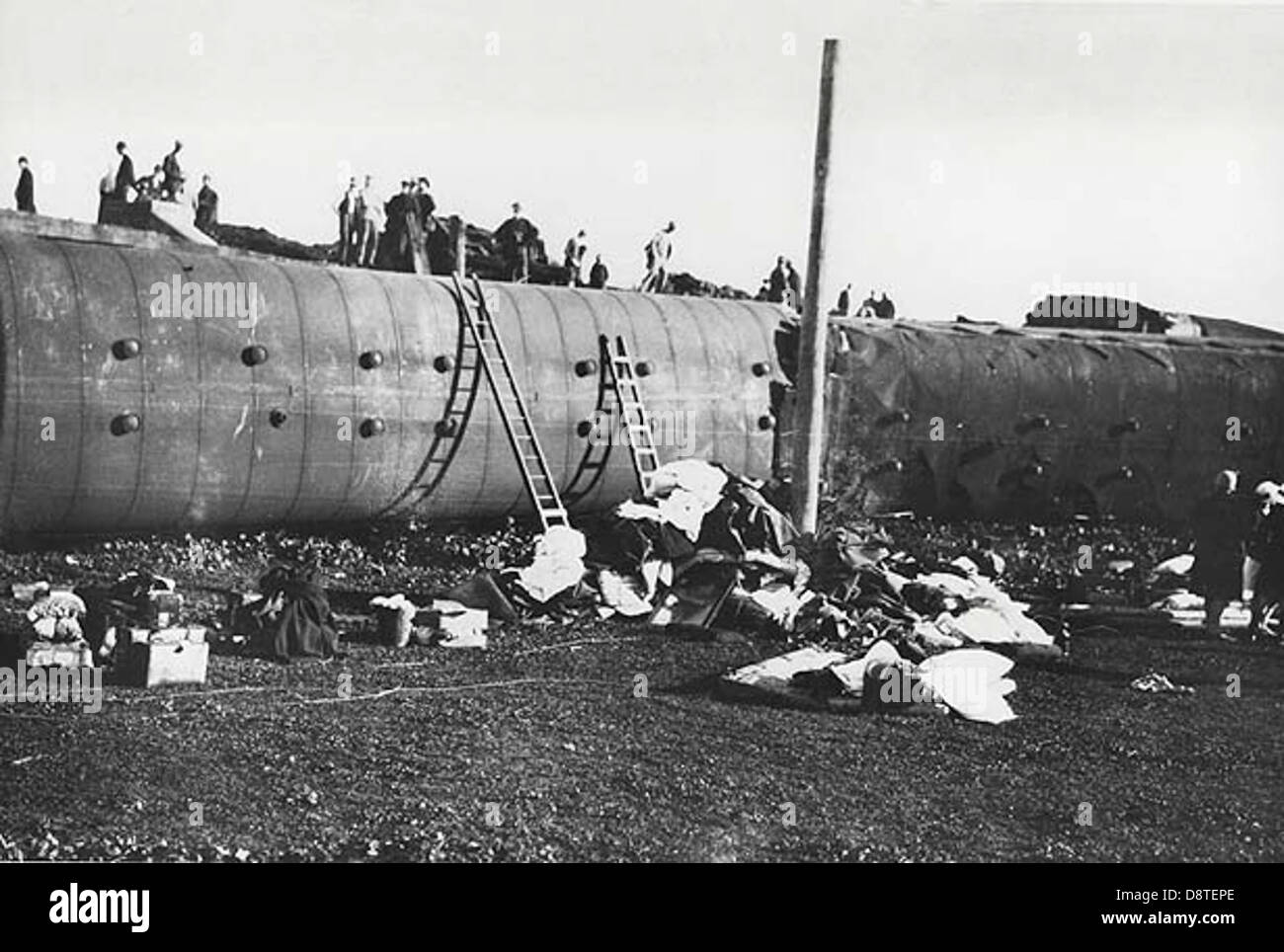 Railway bridge crash hi-res stock photography and images - Alamy