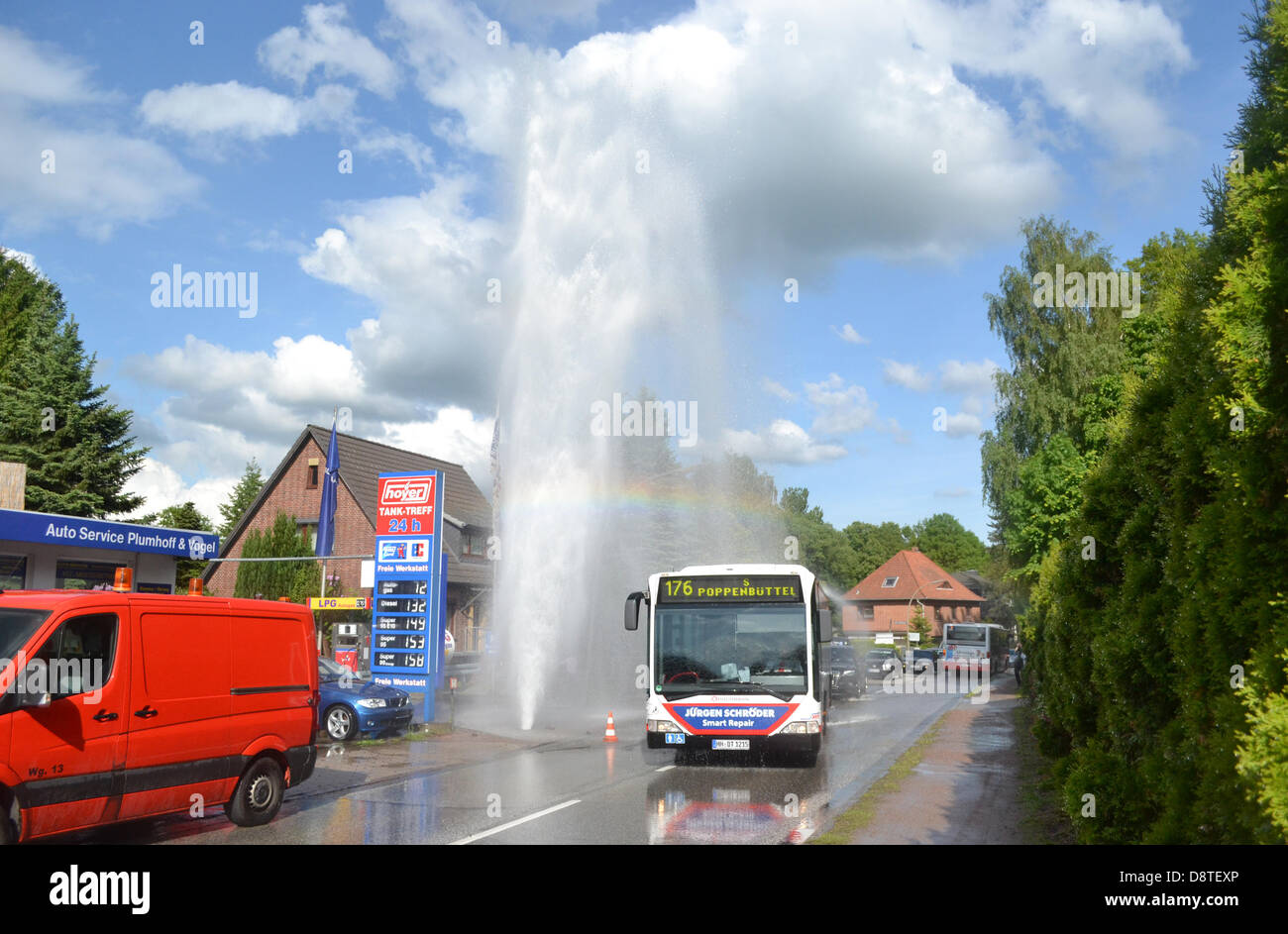 Pipe bursts in Hamburg-Duvenstedt, Germany, 04 June 2103. Photo: Nick ...