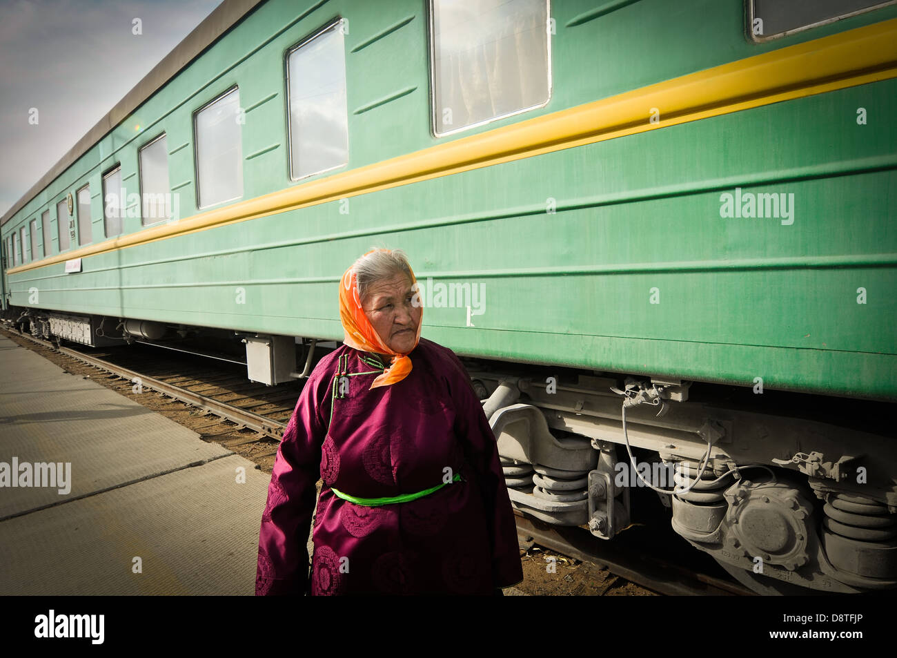 Woman at the train station in Zamyn Uud Stock Photo - Alamy