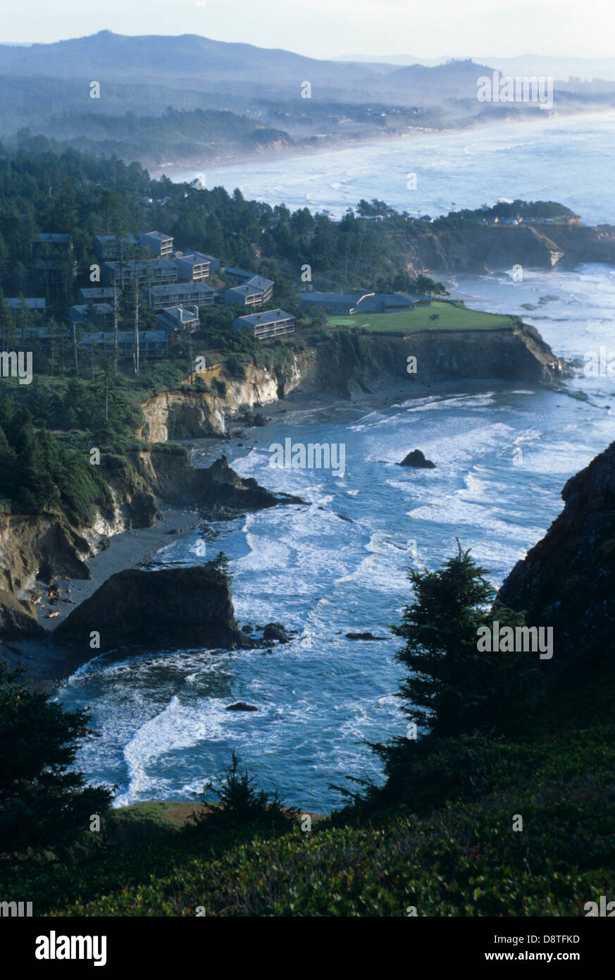 Otter crest hi-res stock photography and images - Alamy