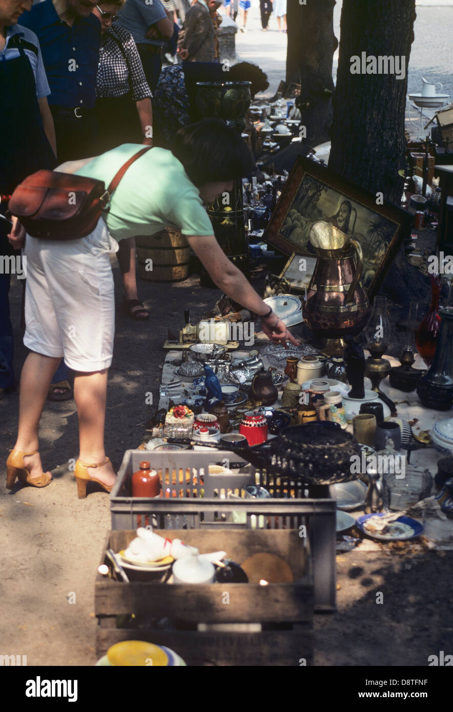 Flea market bruges hi-res stock photography and images - Alamy