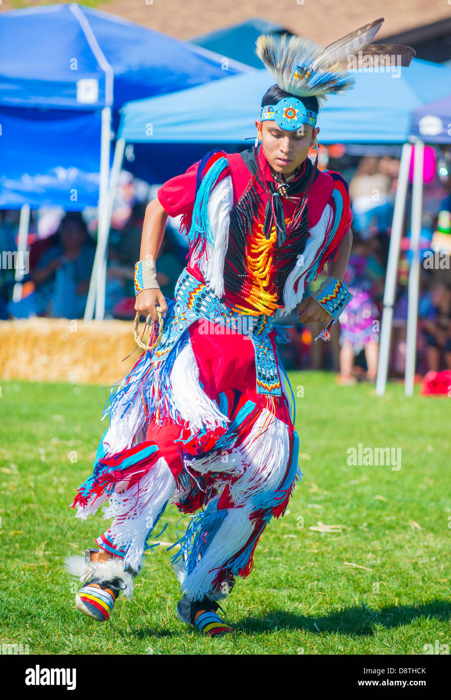 Mohawk indian hi-res stock photography and images - Alamy