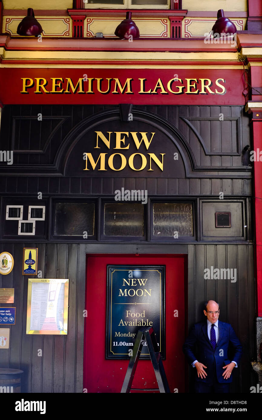 Leadenhall market new moon pub hi-res stock photography and images - Alamy