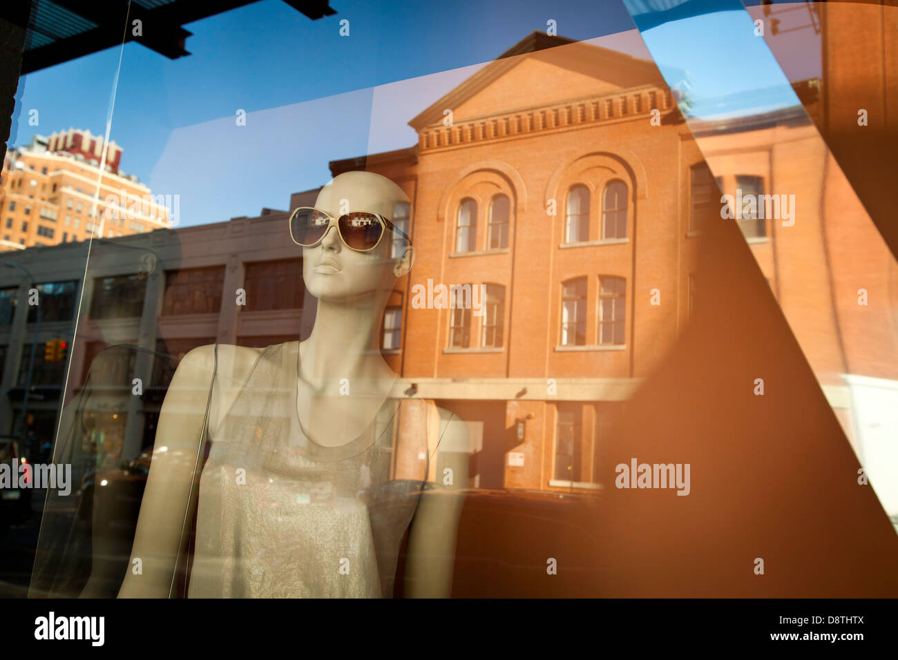 Manikin, shop window, Manhattan, New York, United States of America ...