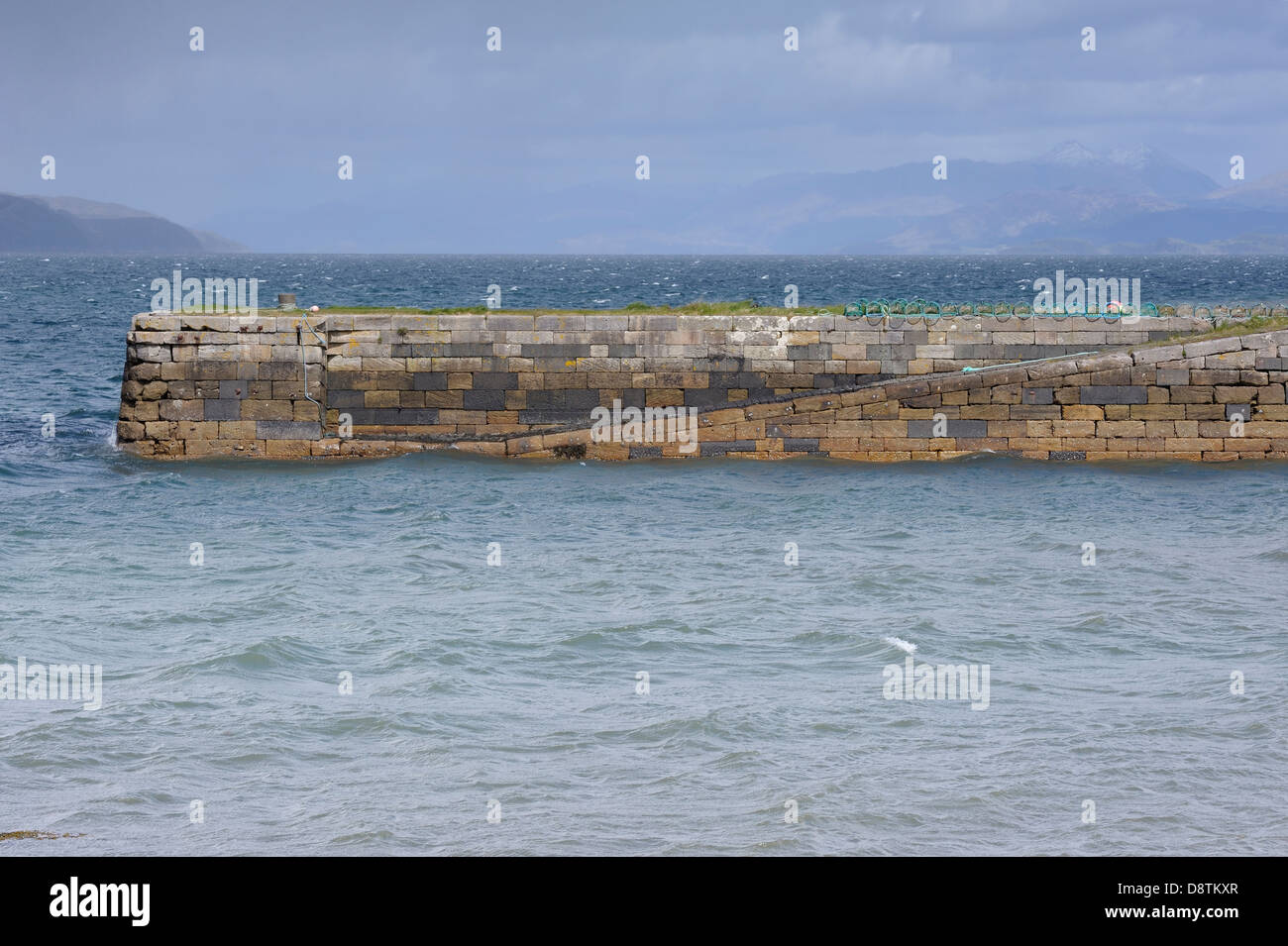 Old stone dock hi-res stock photography and images - Alamy