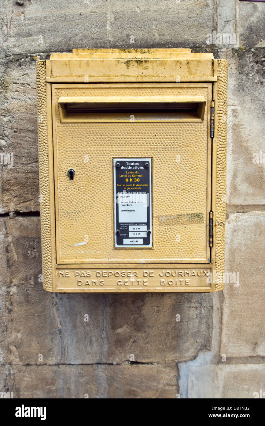 French post box hi-res stock photography and images - Alamy
