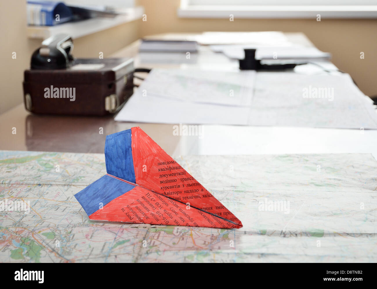 Map table chart hi-res stock photography and images - Alamy