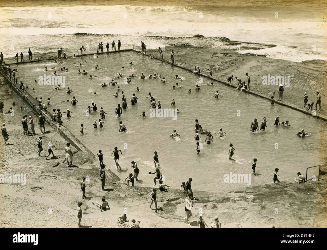 Cronulla Beach Rock Pool Stock Photos & Cronulla Beach Rock Pool Stock ...