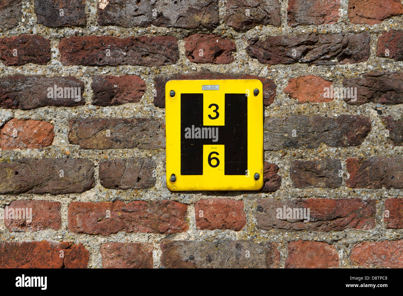 Fire hydrant uk hi-res stock photography and images - Alamy