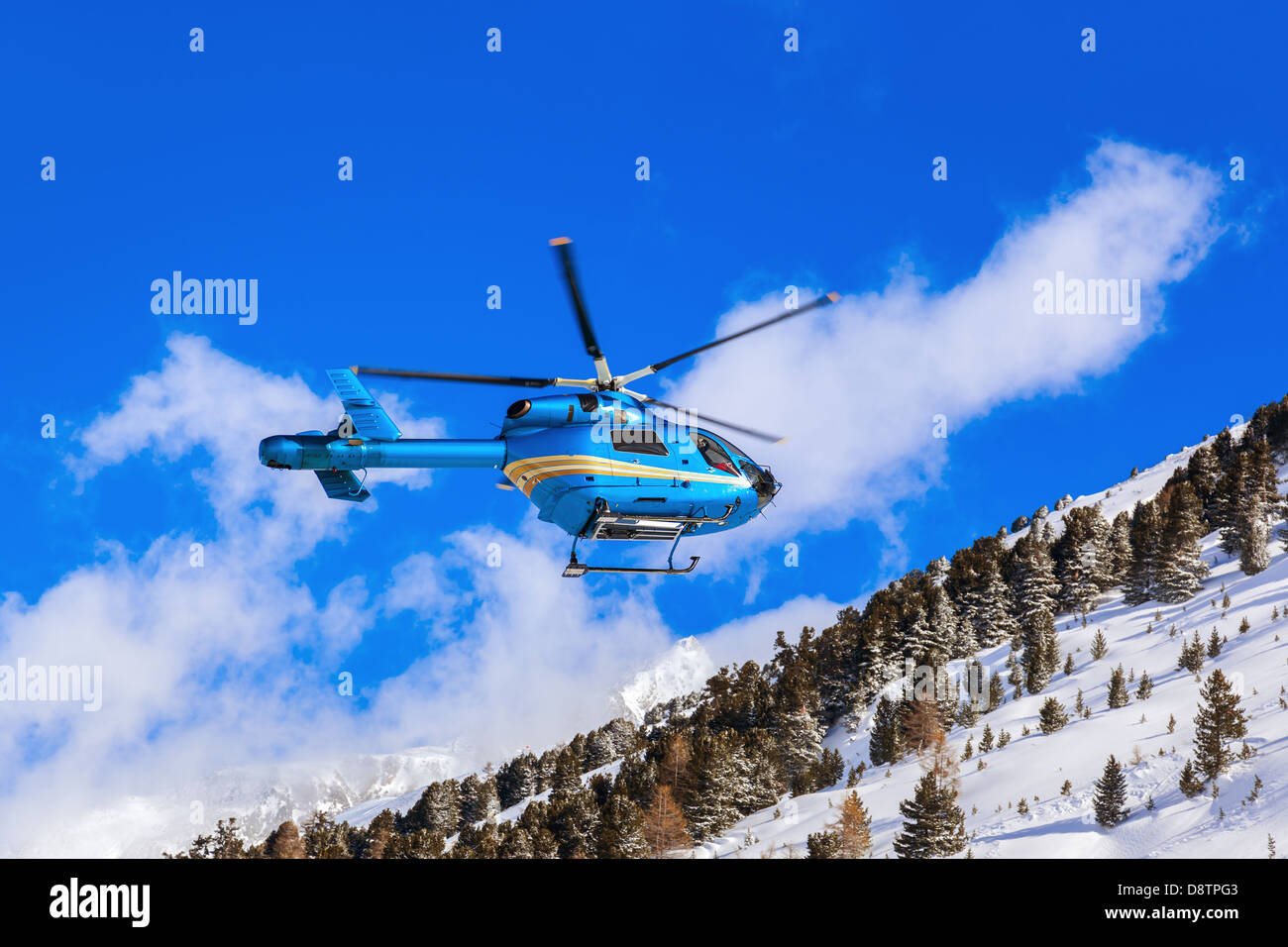 Helicopter in mountains hi-res stock photography and images - Alamy