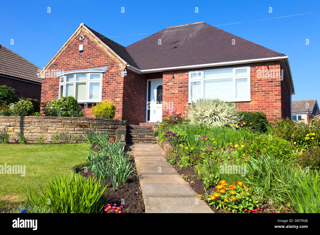 Typical suburban home hi-res stock photography and images - Alamy