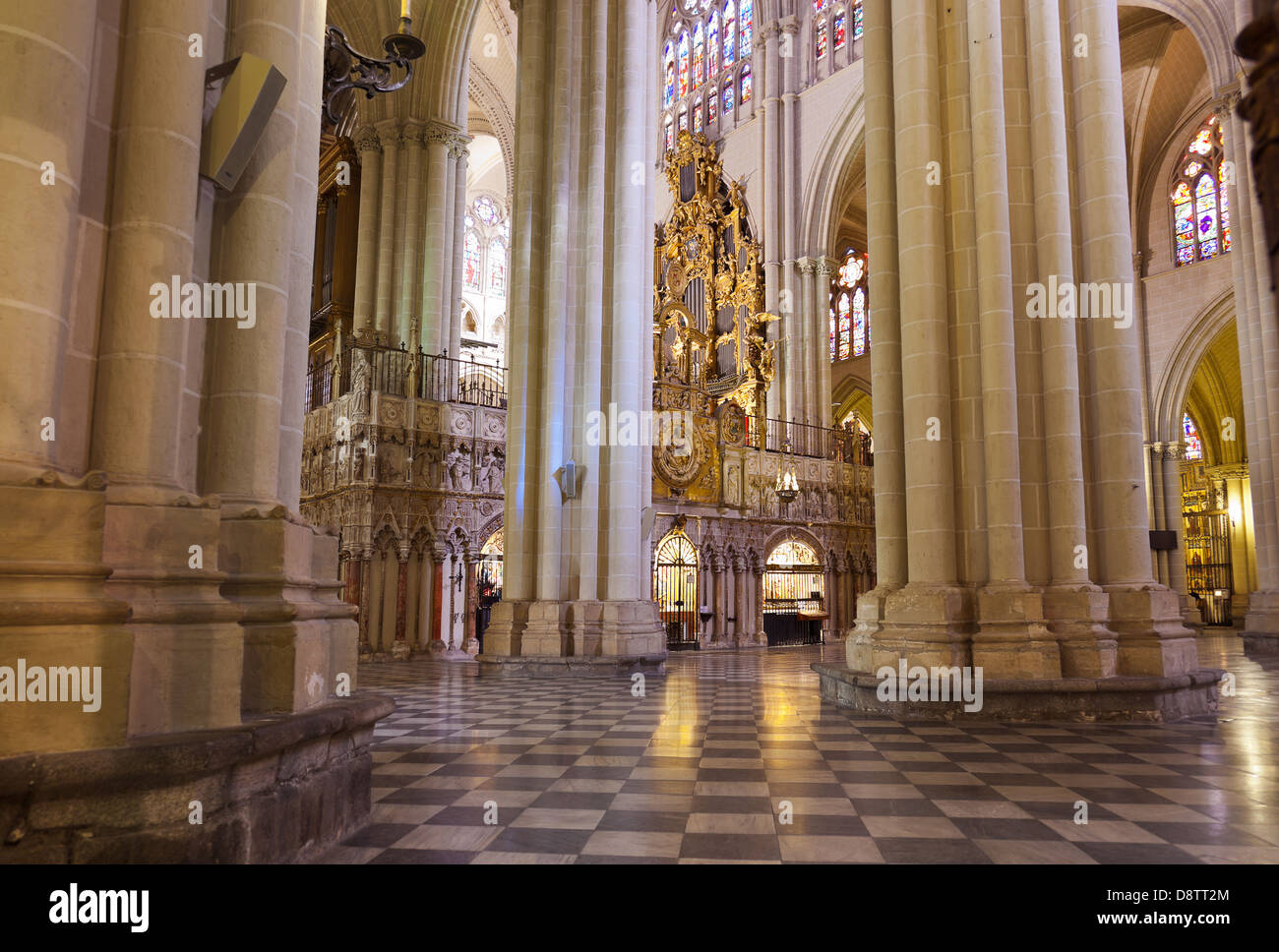 Toledo cathedral interior hi-res stock photography and images - Alamy