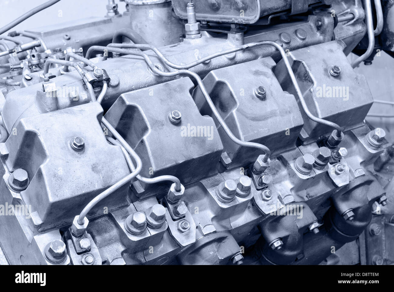 Old broken engine piston hi-res stock photography and images - Alamy