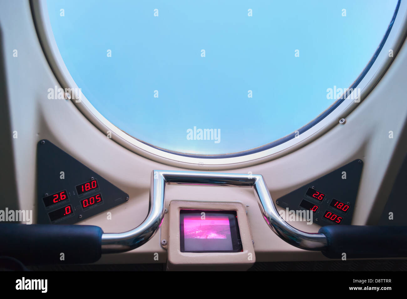 Round boat window hi-res stock photography and images - Alamy