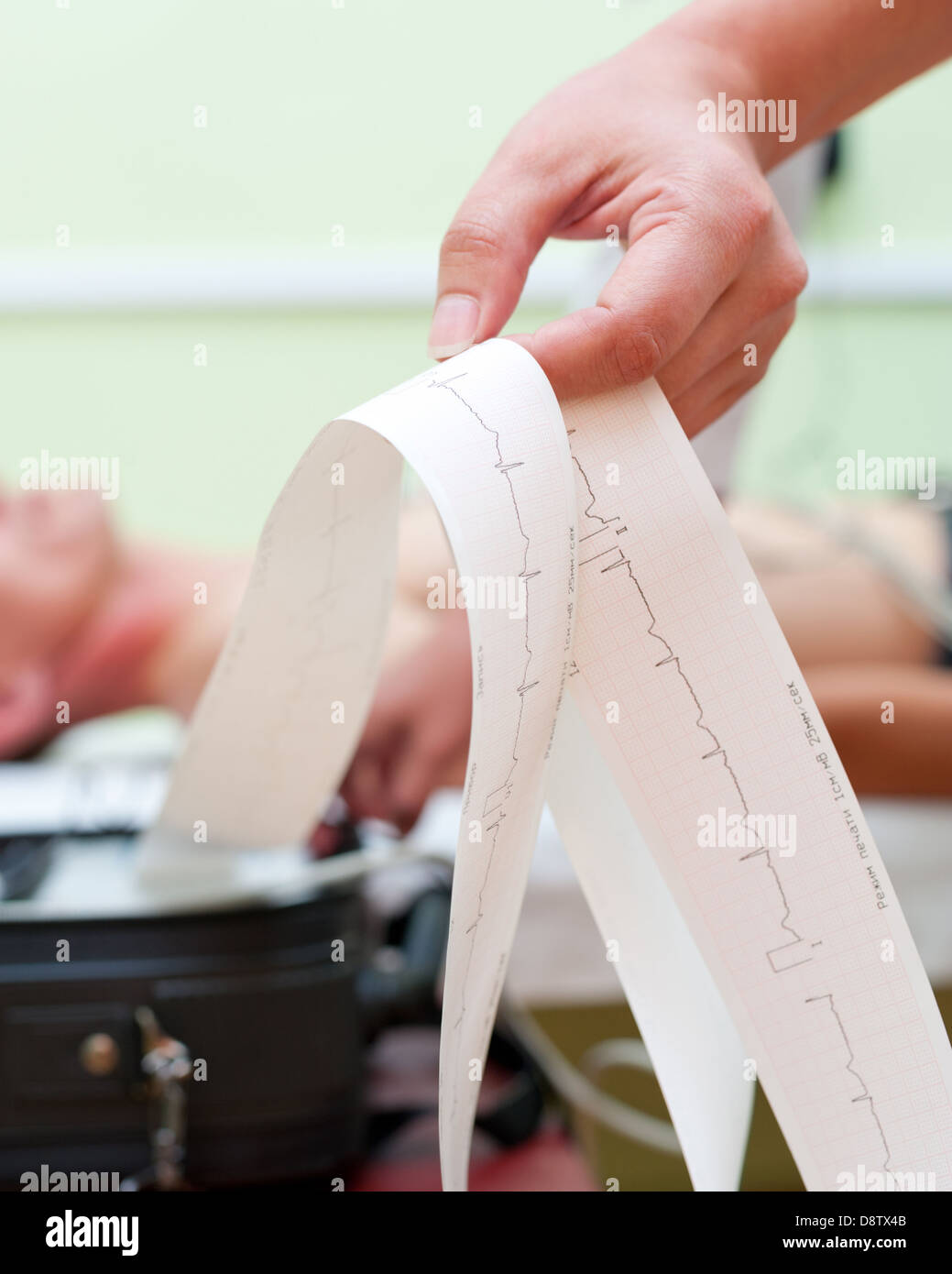 Electrocardiogram procedure hi-res stock photography and images - Alamy