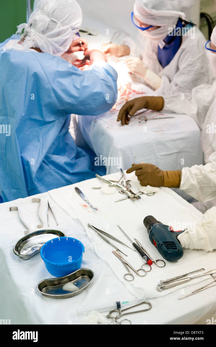 Hospital surgical instruments hi-res stock photography and images - Alamy