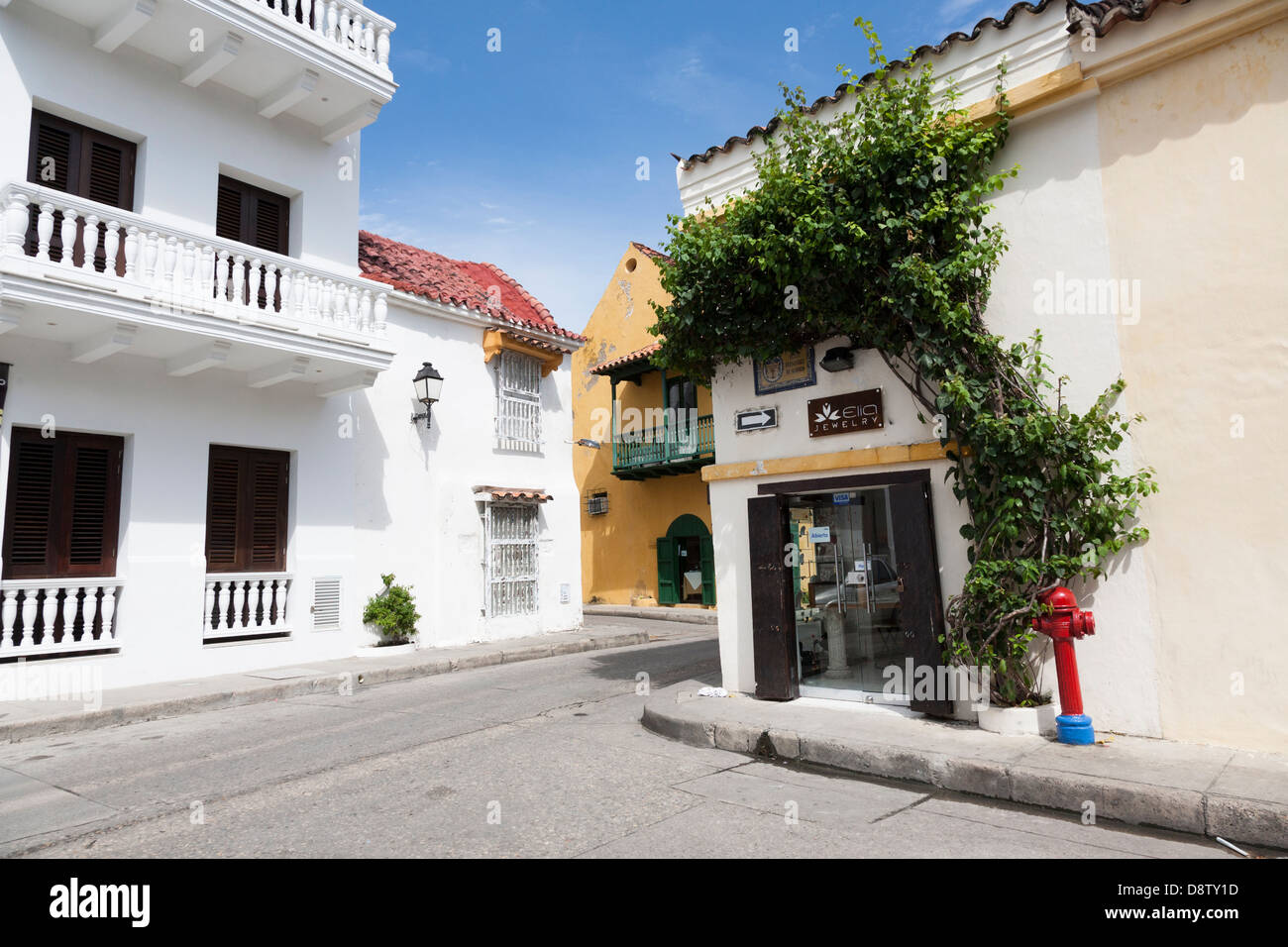 Colonial architecture and buildings in the historic centre of Cartagena ...