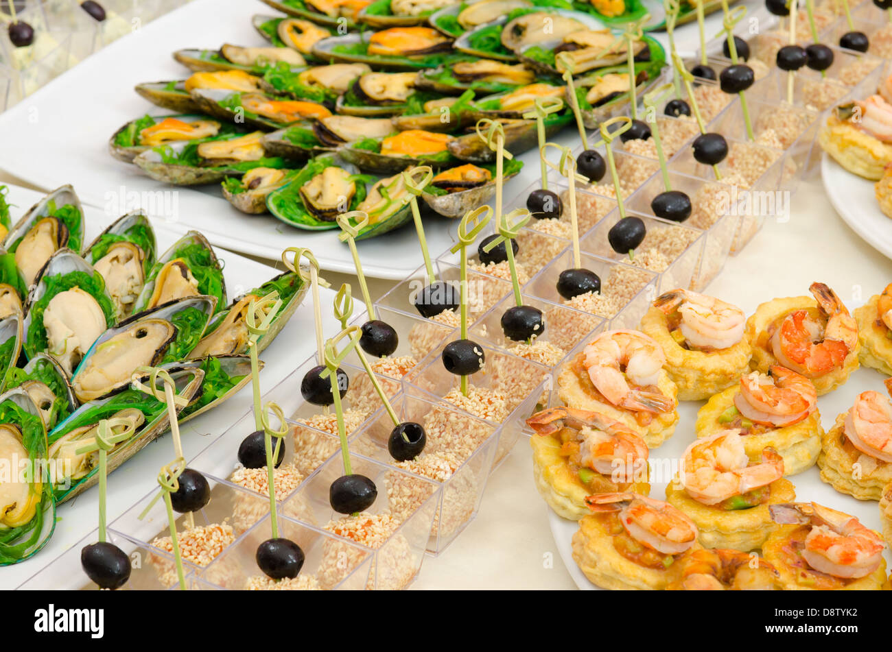 Oyster stand hi-res stock photography and images - Alamy