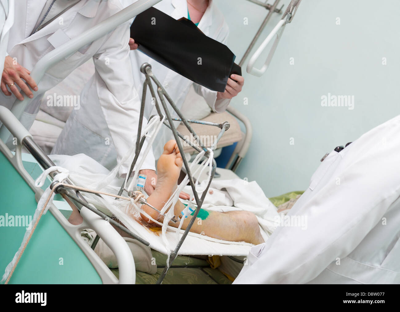 Traction hospital hi-res stock photography and images - Alamy