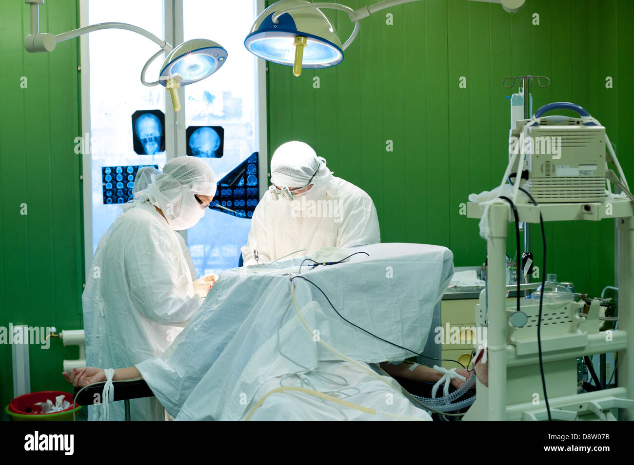Brain surgery hi-res stock photography and images - Alamy