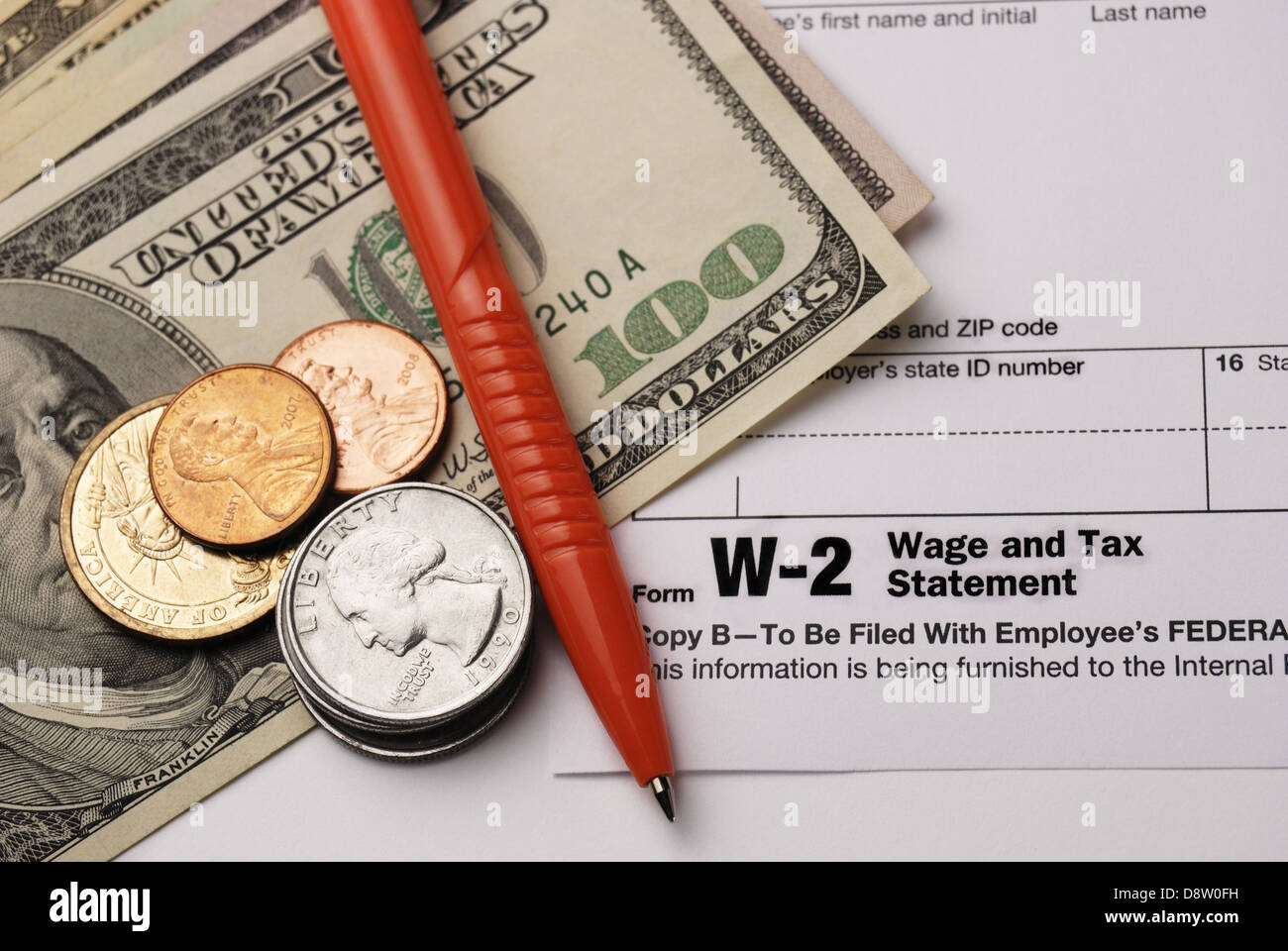 Form W-2 Wage and Tax Statement Stock Photo - Alamy
