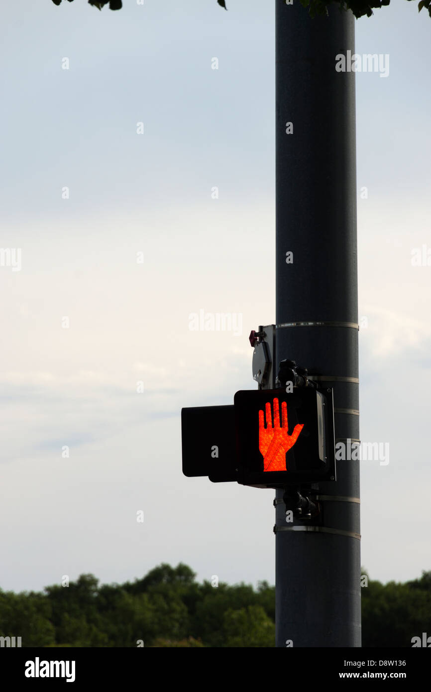 Pedestrian walk signal hi-res stock photography and images - Alamy