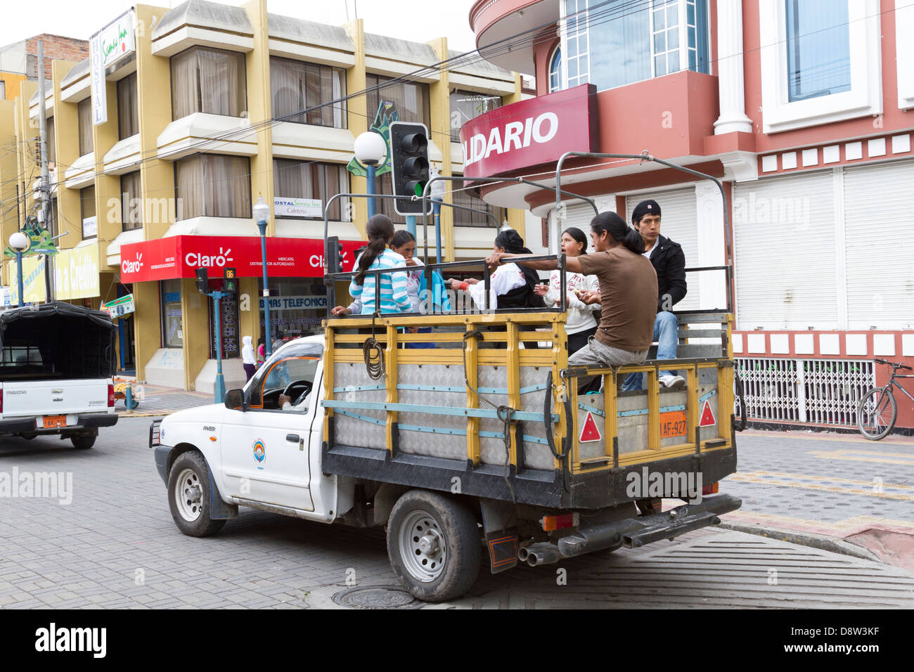 People standing on back of a truck hi-res stock photography and images ...