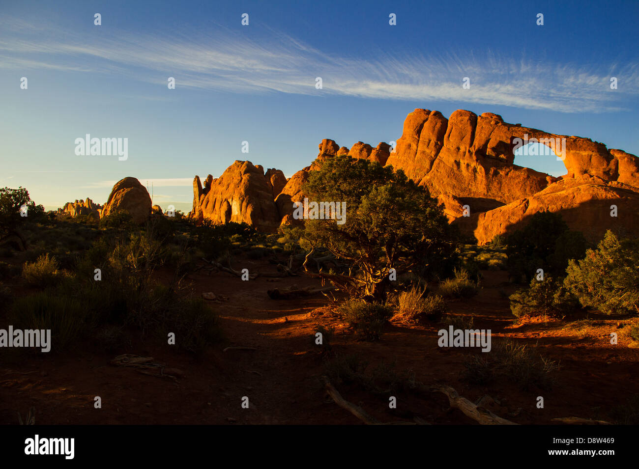 Skyline arch hi-res stock photography and images - Alamy