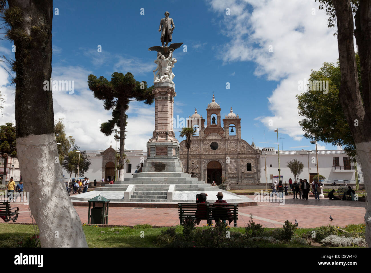 Catedral Santa Barbara, Parque Maldonado, Riobamba, Ecuador Stock Photo ...