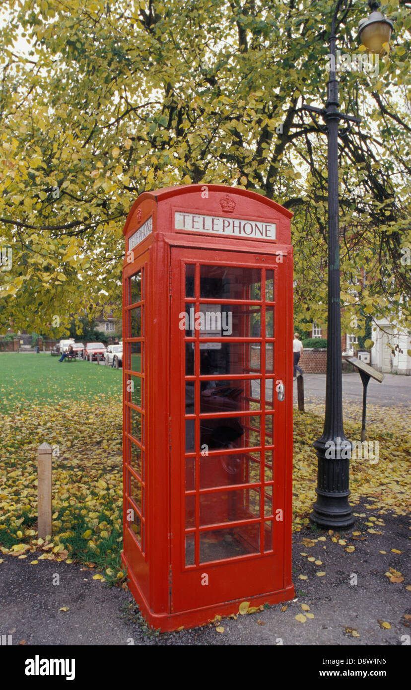 Traditional red K6 British telephone box in The Close, Salisbury, England Stock Photo - Alamy