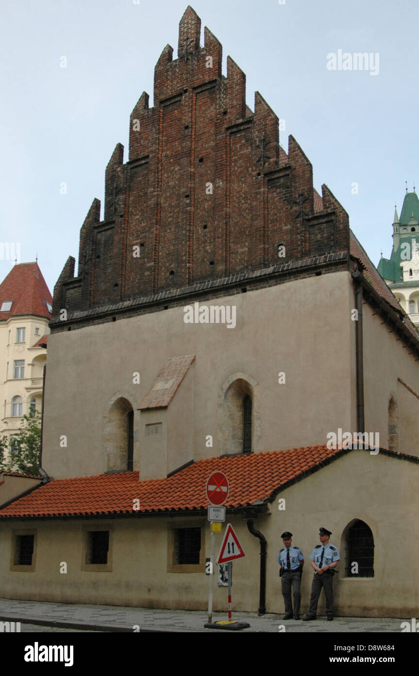 Old new synagogue in josefov hi-res stock photography and images - Alamy