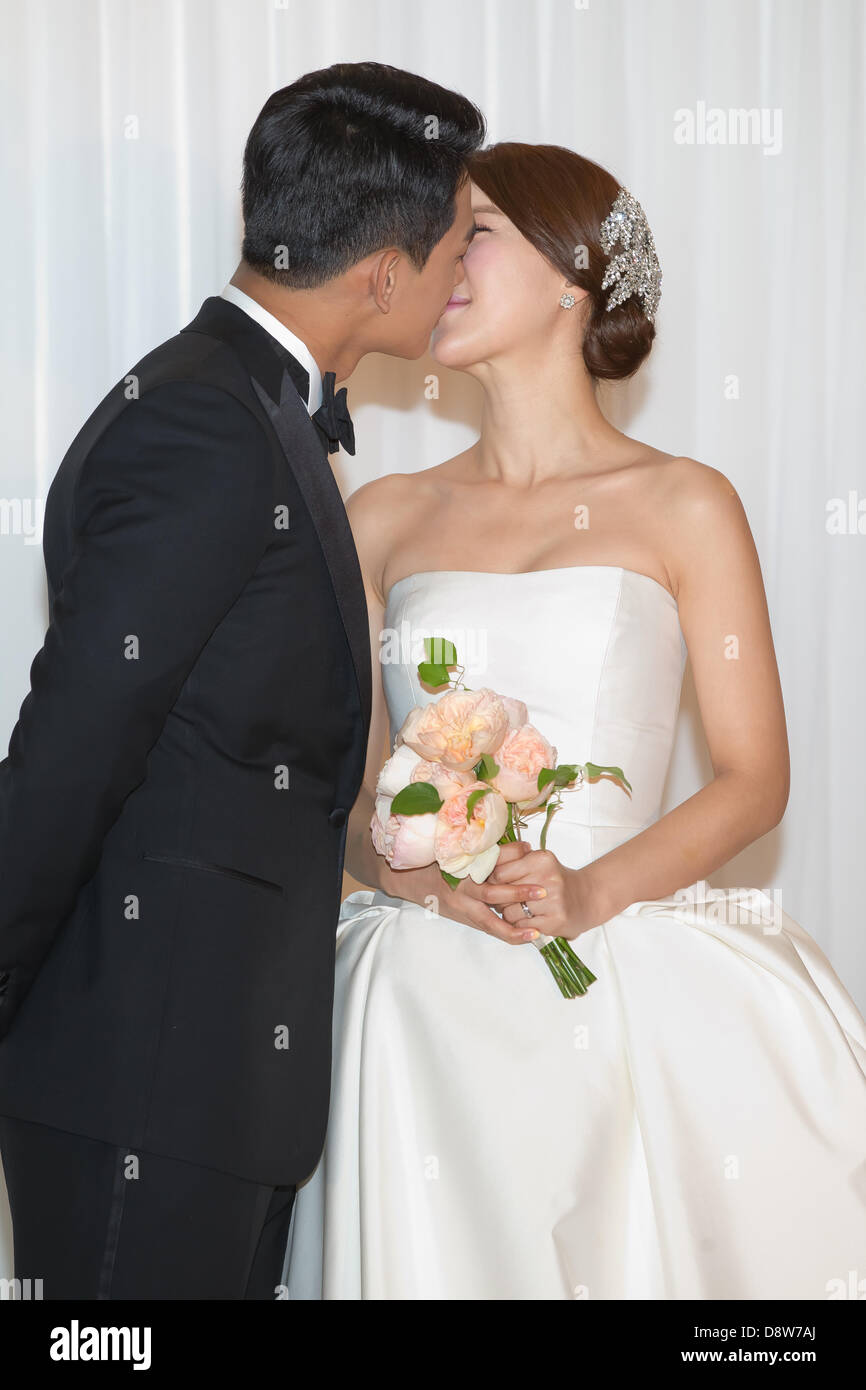 Baek Ji-Young and Jeong Seo Kwon's wedding in Seoul, South Korea on ...