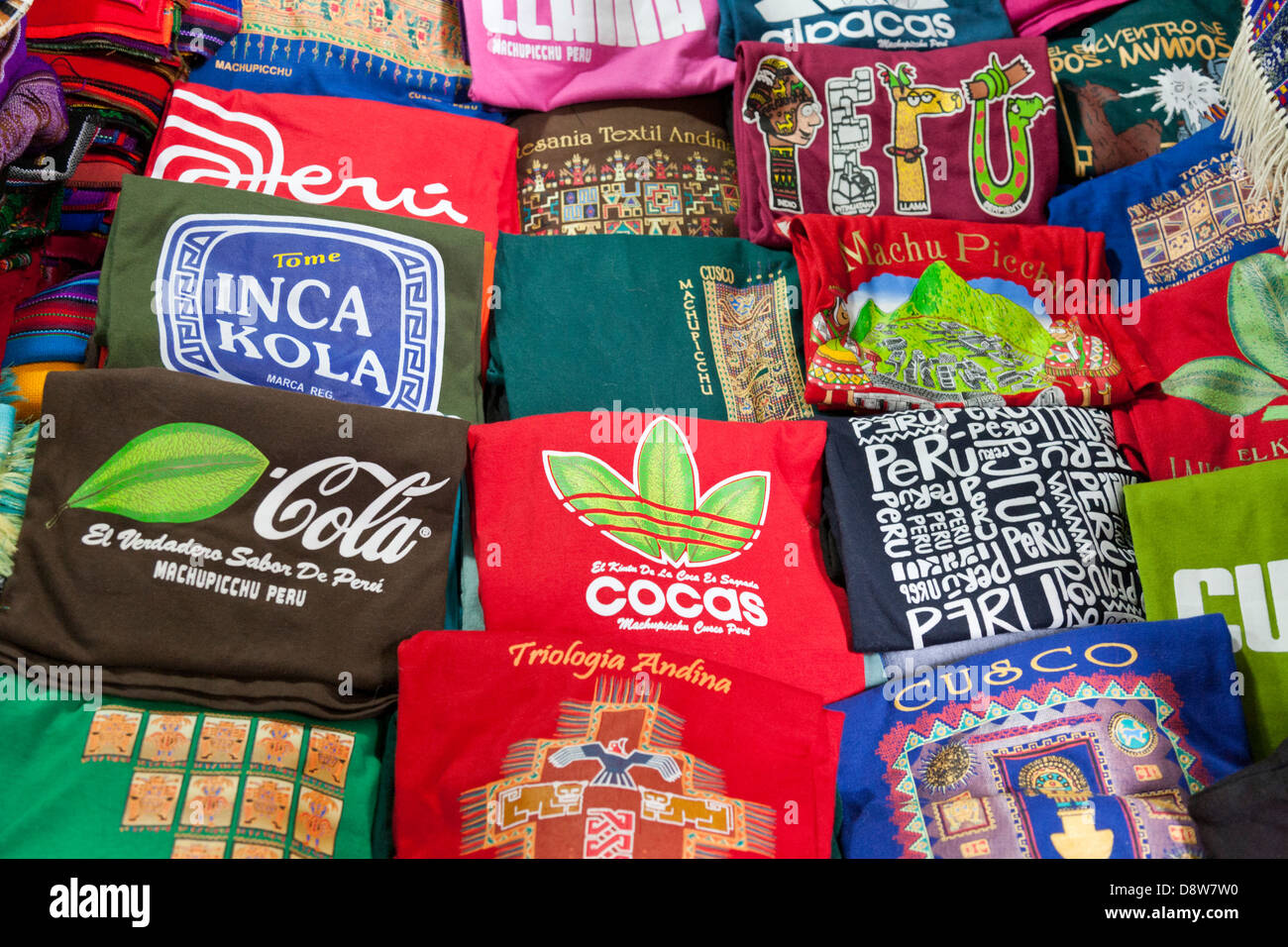 Souvenir stalls in Aguas Calientes, Machu Picchu Town, Peru Stock Photo ...