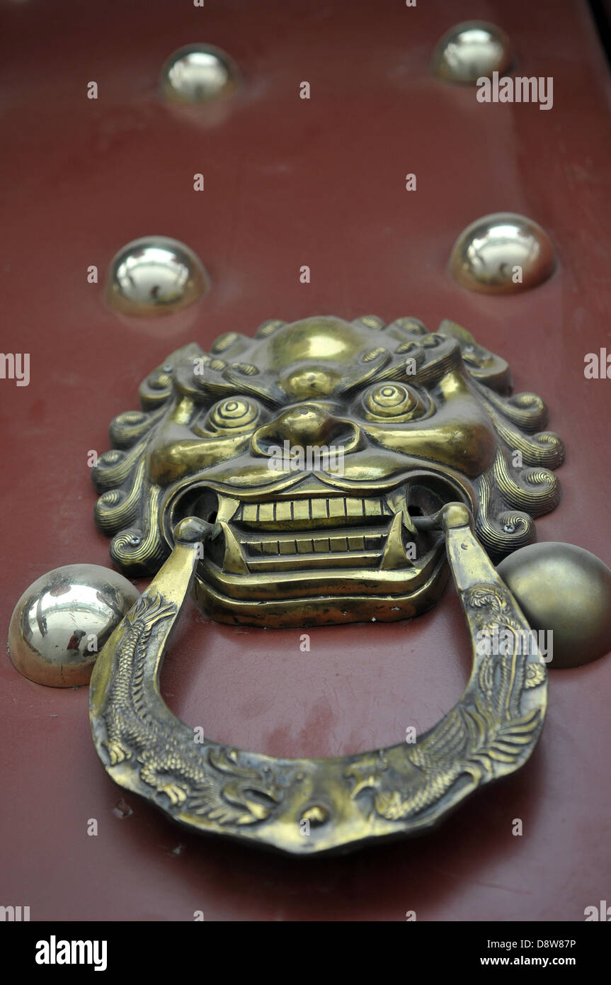 Knocker with bite hi-res stock photography and images - Alamy