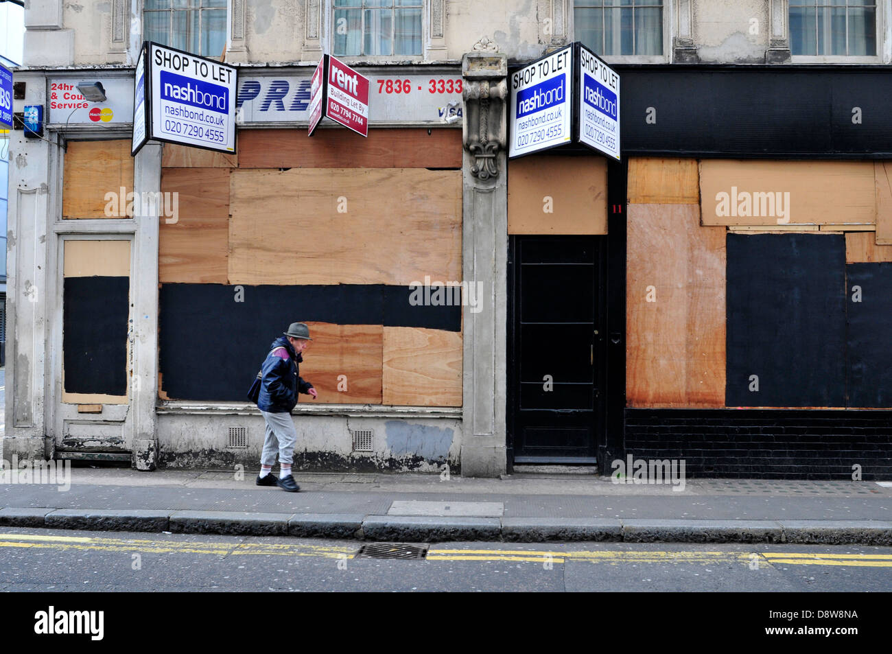 Uk boarded up shop high street hi-res stock photography and images - Alamy