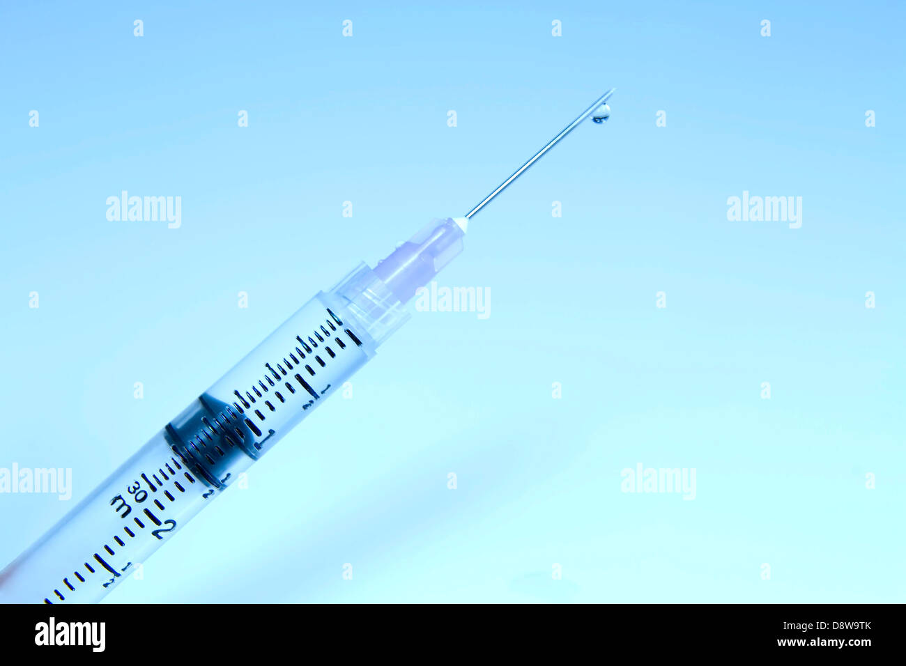 Close up image syringe needle hi-res stock photography and images - Alamy