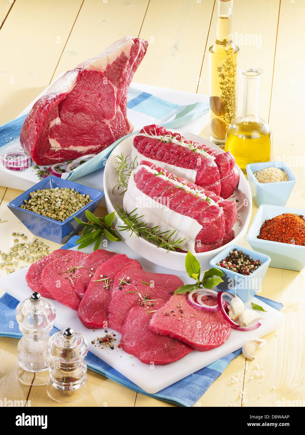 Assorted pieces of raw beef Stock Photo - Alamy