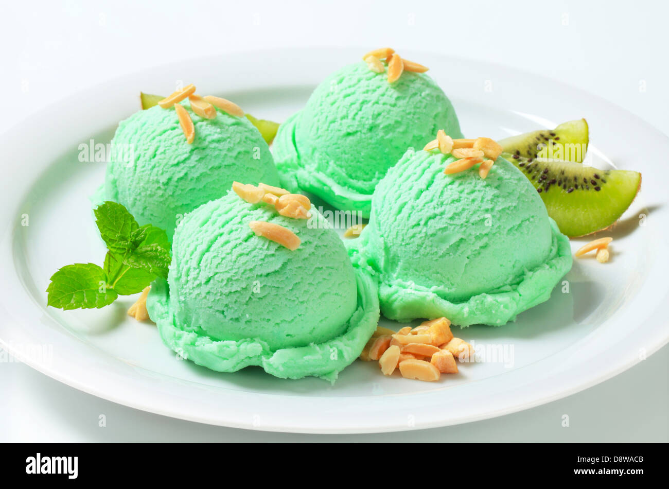 Green ice cream hi-res stock photography and images - Alamy