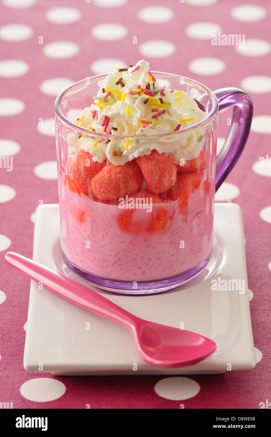 Marshmallow cream,strawberry Tagada candies and whipped cream Verrine ...