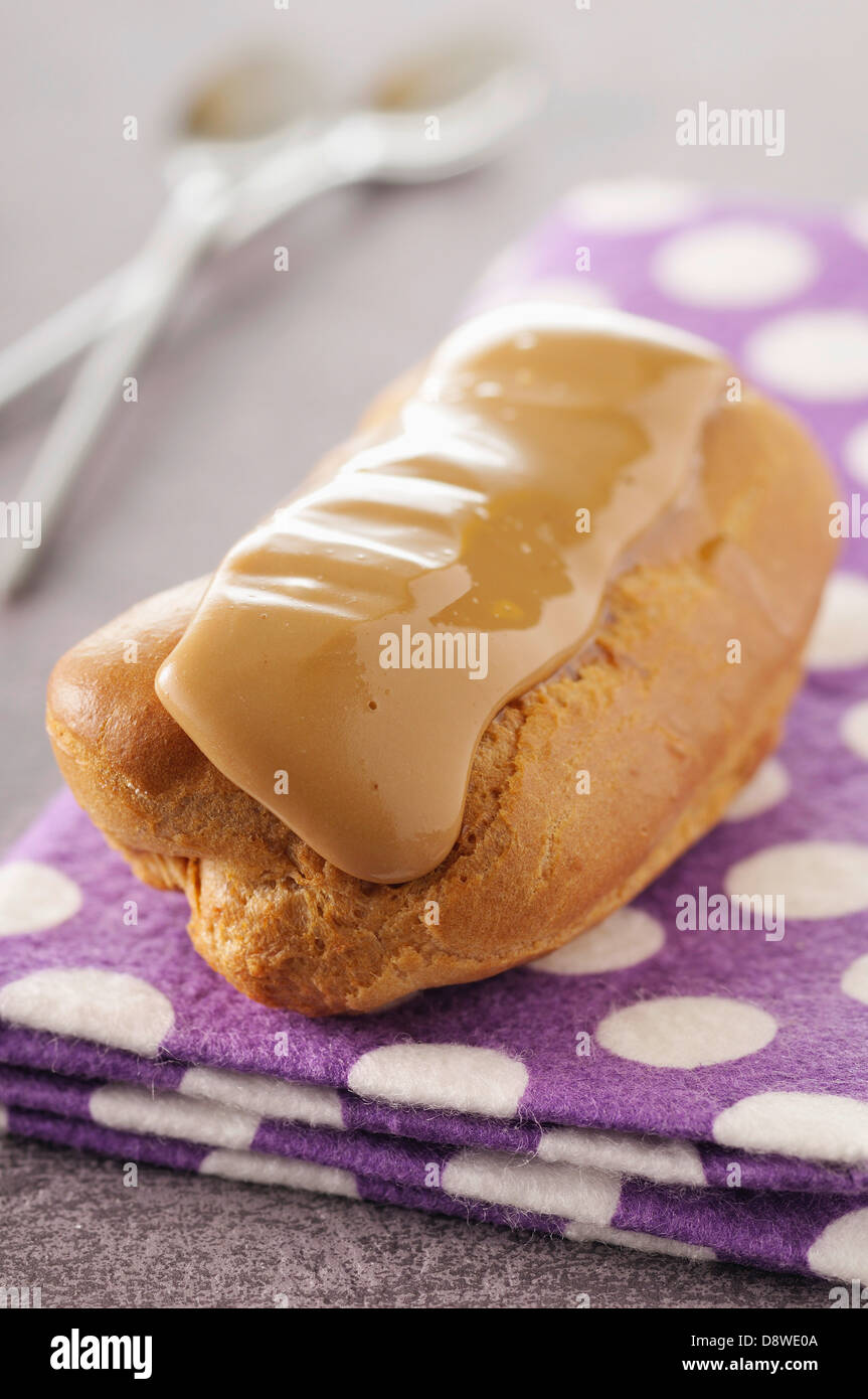 Coffee eclair hi-res stock photography and images - Alamy